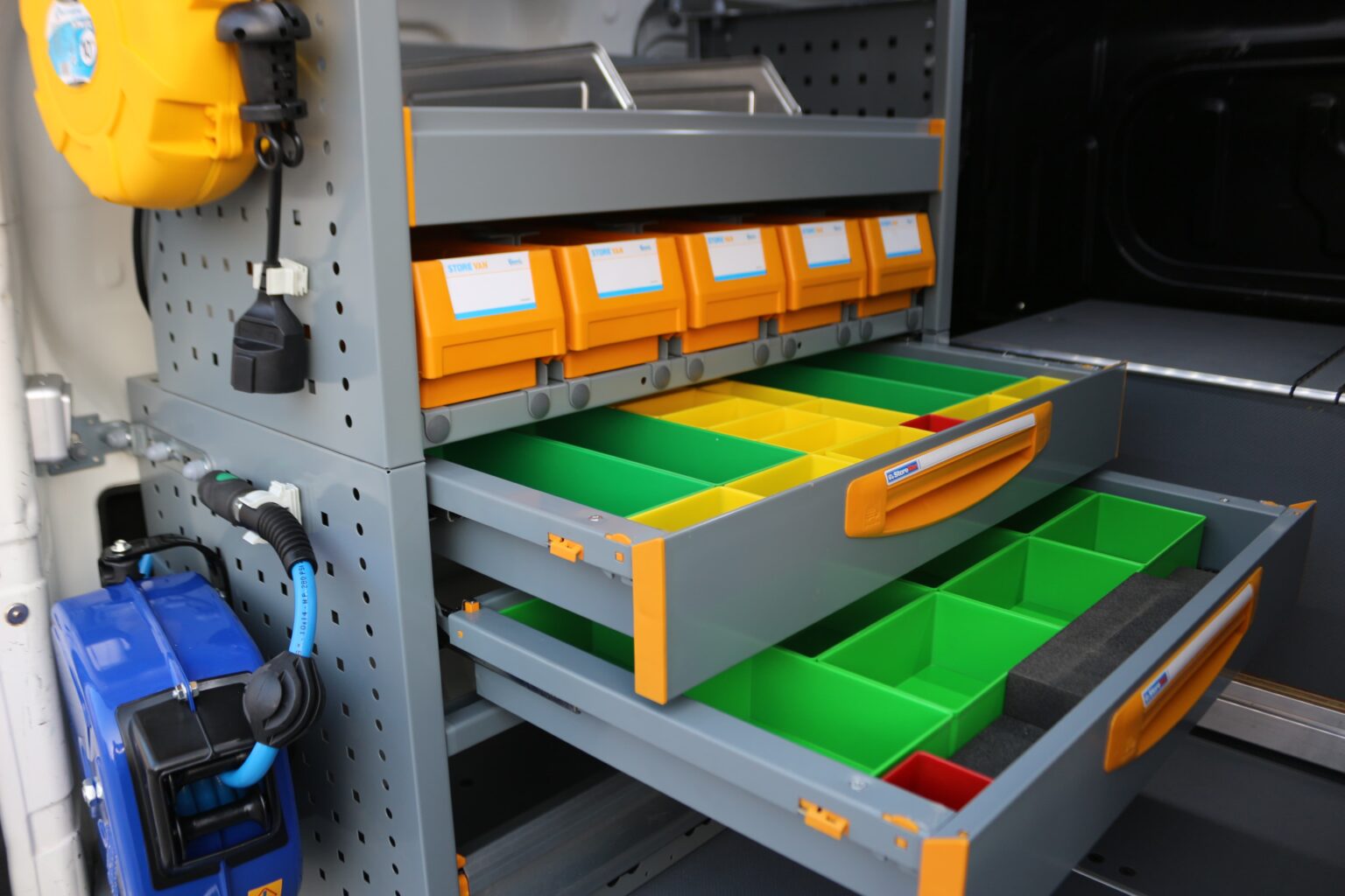 Optimiza el espacio de tu furgoneta con la modularidad de las cajoneras ...